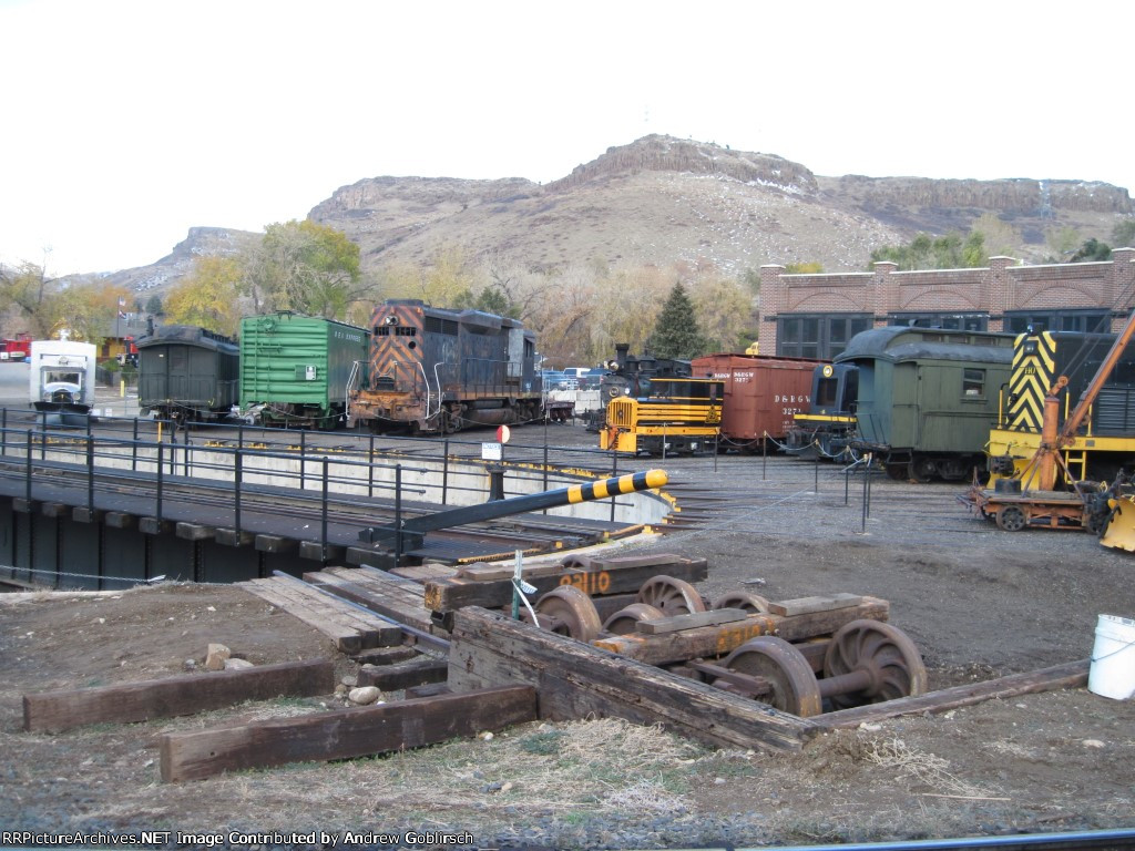 D&RGW 346, 3011, RGS 2 & Cars